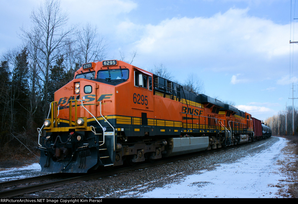 BNSF 6295 CSX Train K040 Crude Oil Loads